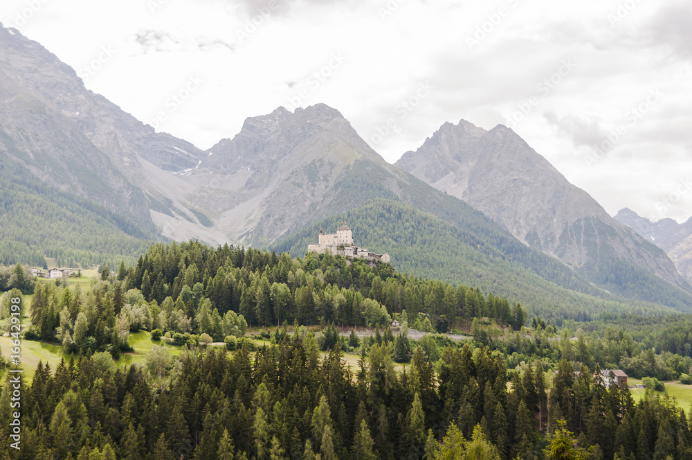 Scuol, Dorf, Schloss, Tarasp, Fontana, Kirche, Wanderweg, Engadin ...