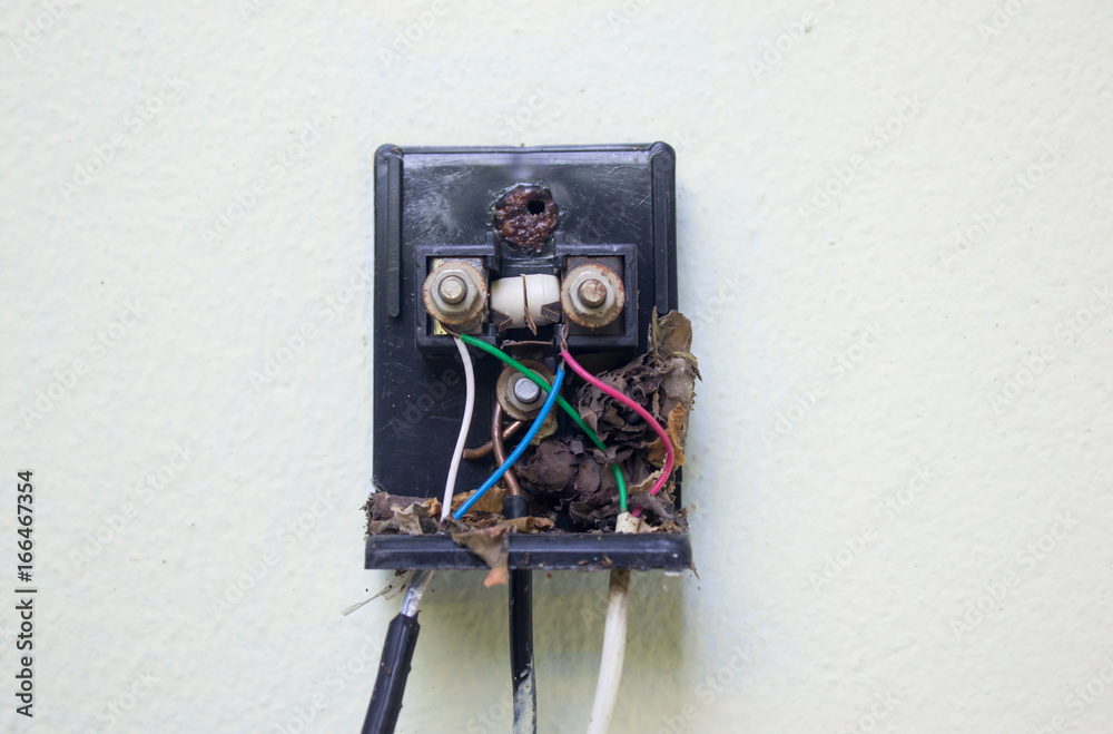 ground wire cable connection out door, getting to the ground, to ...