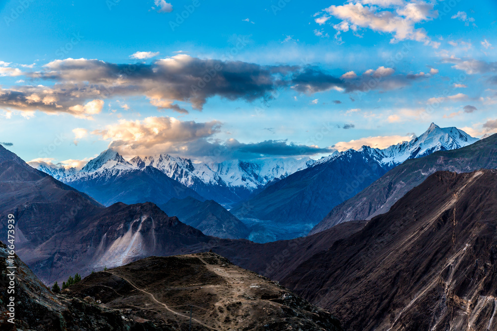 The breathtaking dawn of the Hunza Valley from Duiker hill, Pakistan ...