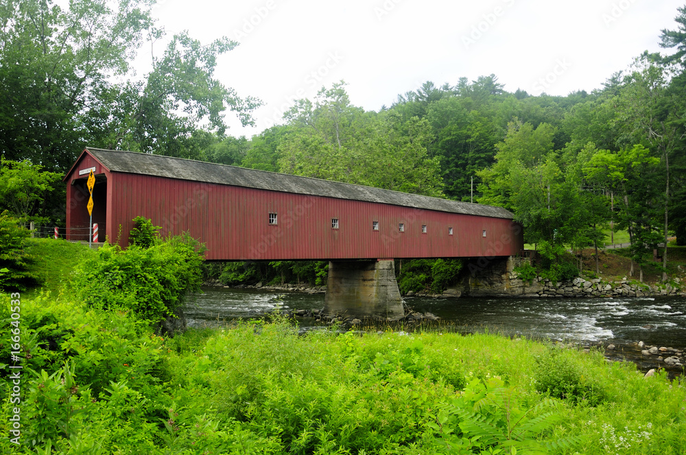 The cornwall connecticut covered bridge over the houstanic river in ...