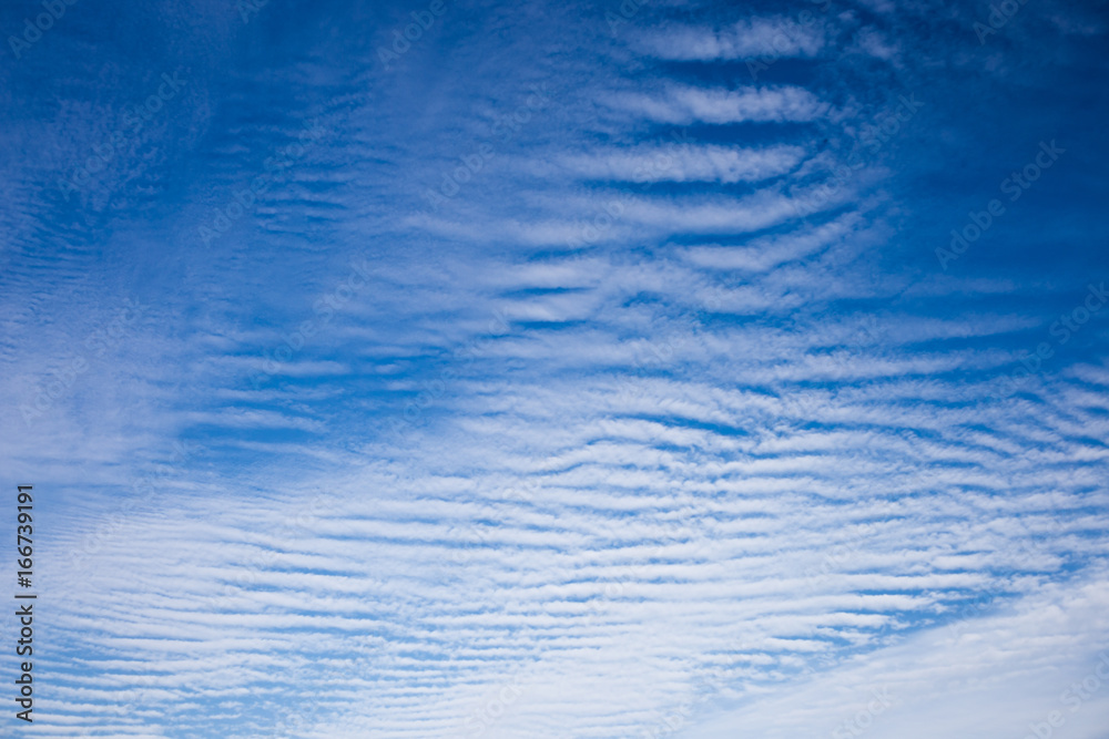 Cirrostratus clouds ภาพถ่ายสต็อก | Adobe Stock