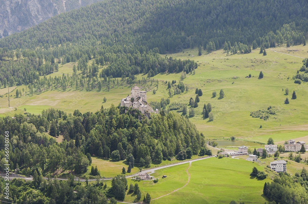 Scuol, Dorf, Tarasp, Fontana, Vulpera, Schloss, Kirche, Bergbauer, Wanderweg, Nationalpark ...