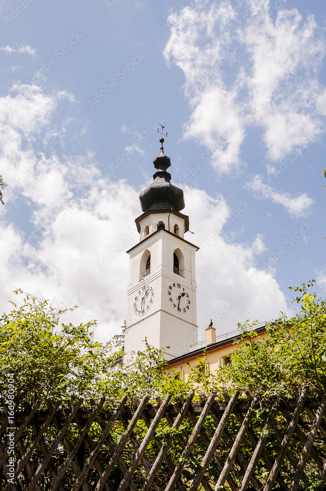Ftan, Dorf, Kirche, Dorfkirche, Kirchturm, Bergdorf, Engadin ...