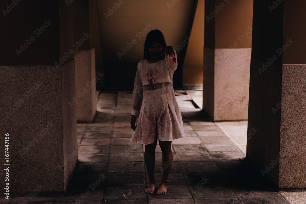 Foto de Zombie women death characters the ghost standing in old ruin ...