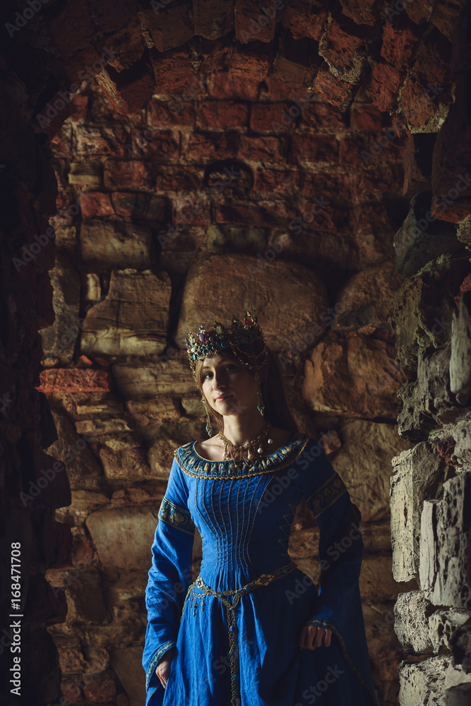 Eleanor Of Aquitaine Costume