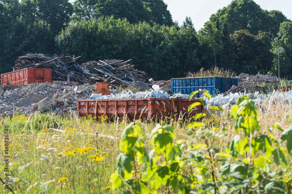 Foto de Asbestsäcke mit dem Asbest Warnzeichen in Container. do Stock ...
