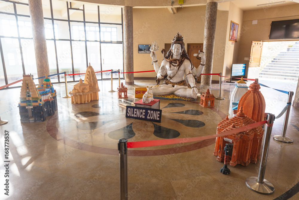 Foto de 3D map with temple and Lord Shiva sculpture inside the entrance ...