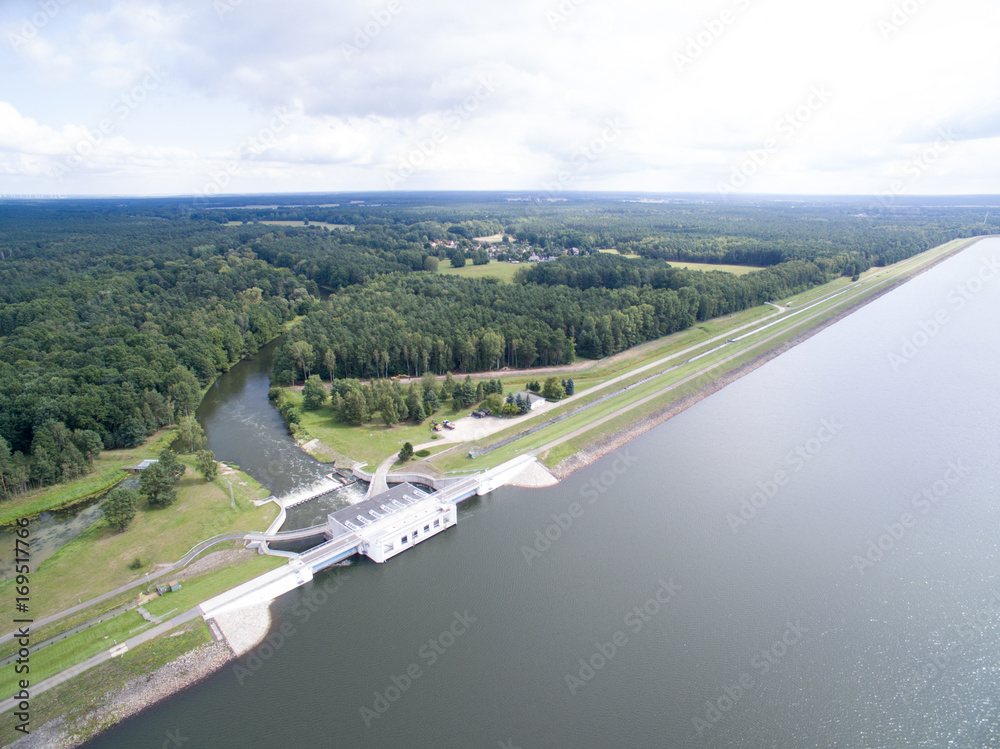 Staumauermit Stausee und Wasserkraftwerk Spremberger See Luftbild Stock ...
