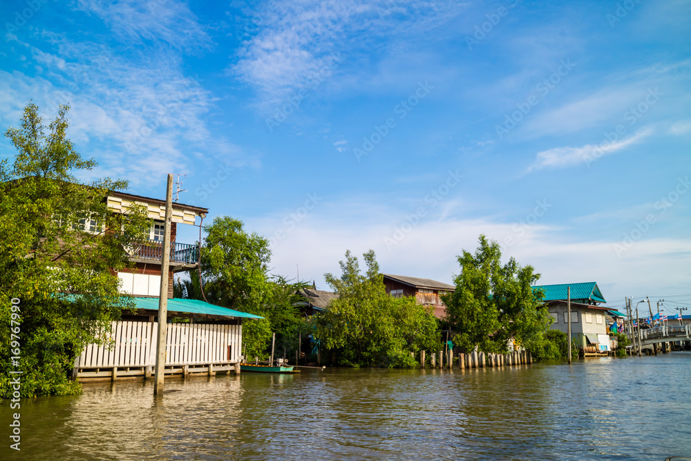 Sa Khla village, Thai traditional waterfront village in countryside of ...