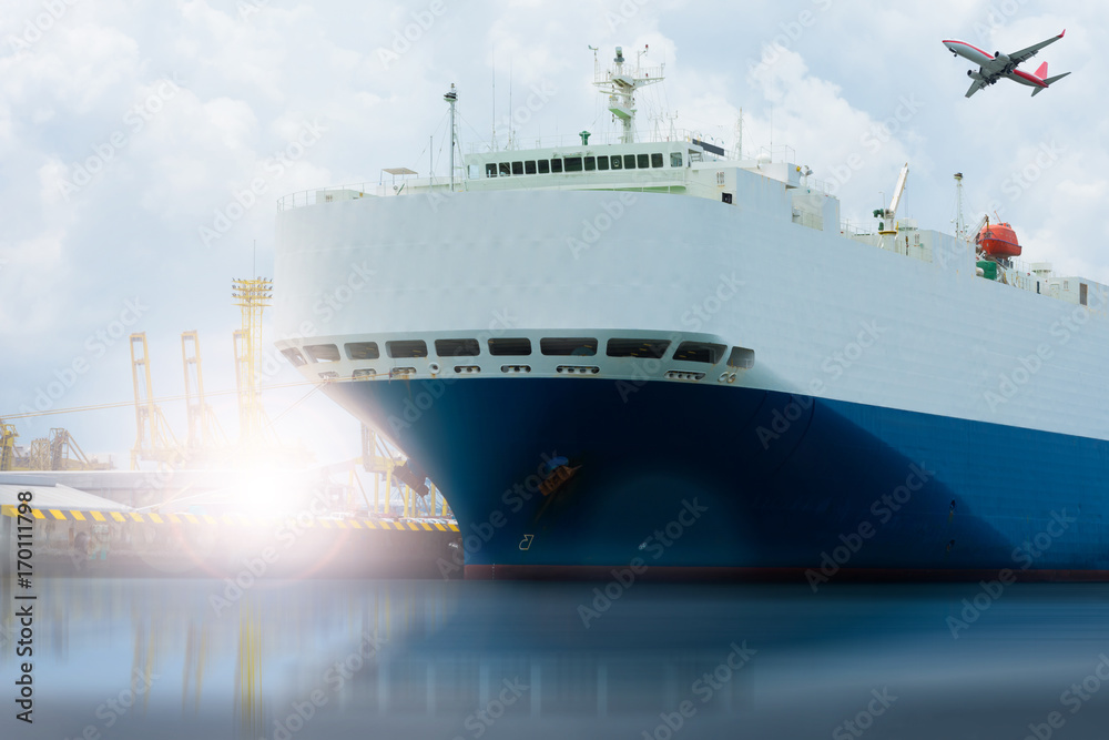 ship with container vessel go to international terminal port with ...