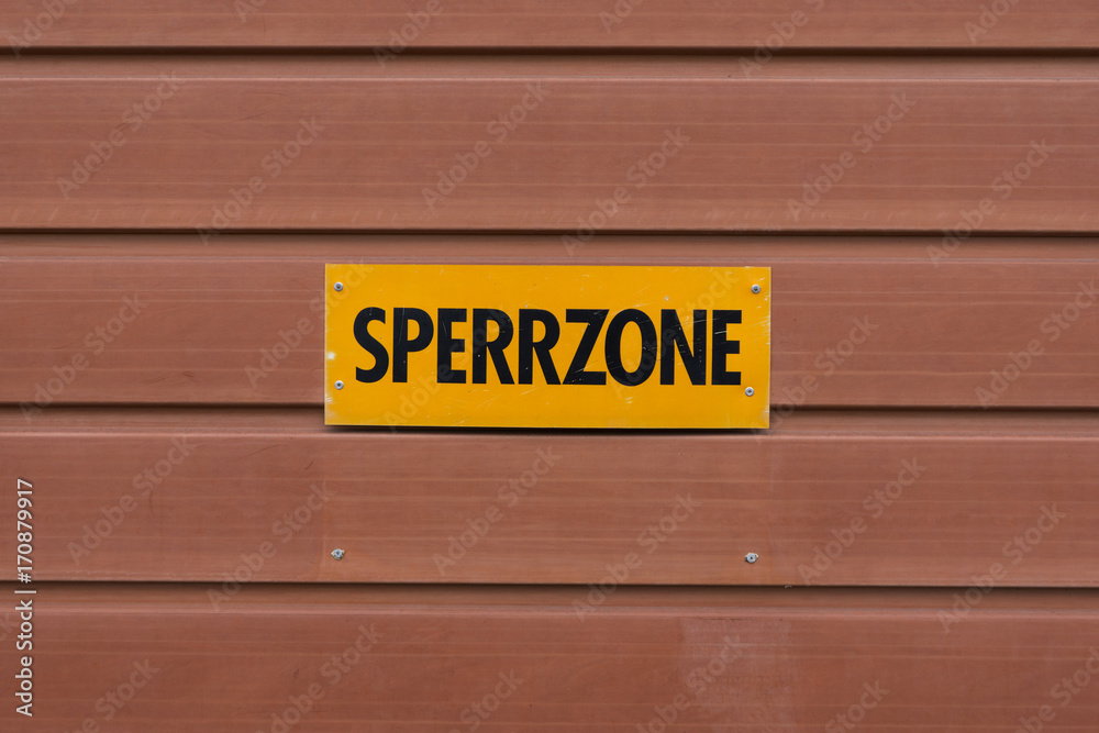 sperrzone sperrung schild Stock Photo | Adobe Stock