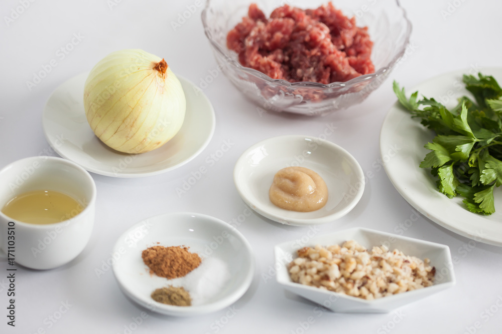 Step by step Levantine cuisine kibbeh preparation : Ingredients to ...