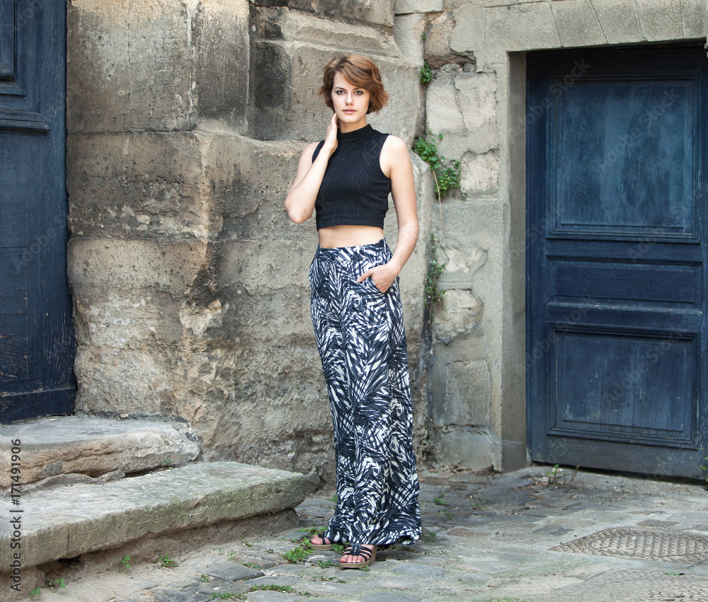 Short And Tall Girls