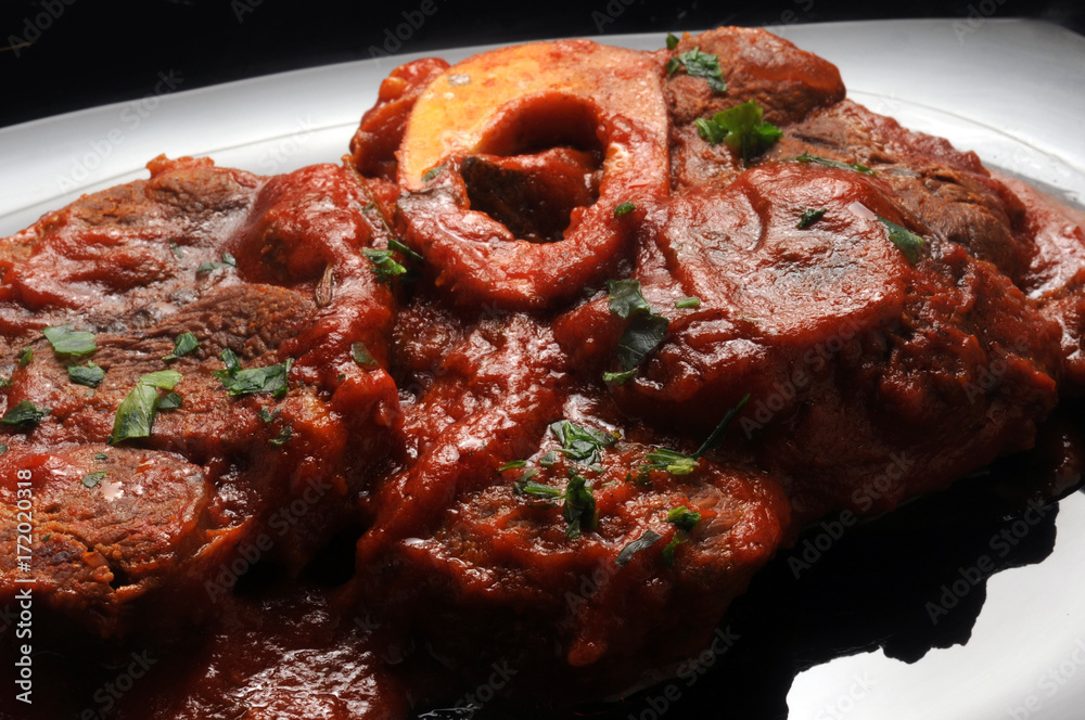 Ossobuco alla milanese オッソ・ブーコ Osso buco Оссобуко Cucina italiana ...