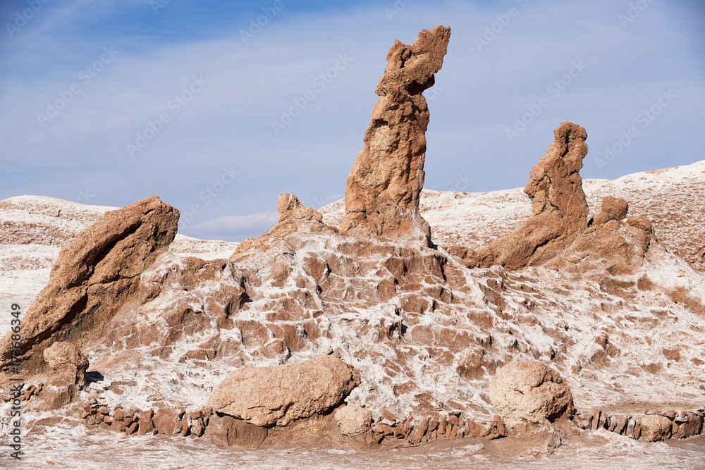 Foto de Las tres Marias (Three Marys) formation rocks in Valle de la ...