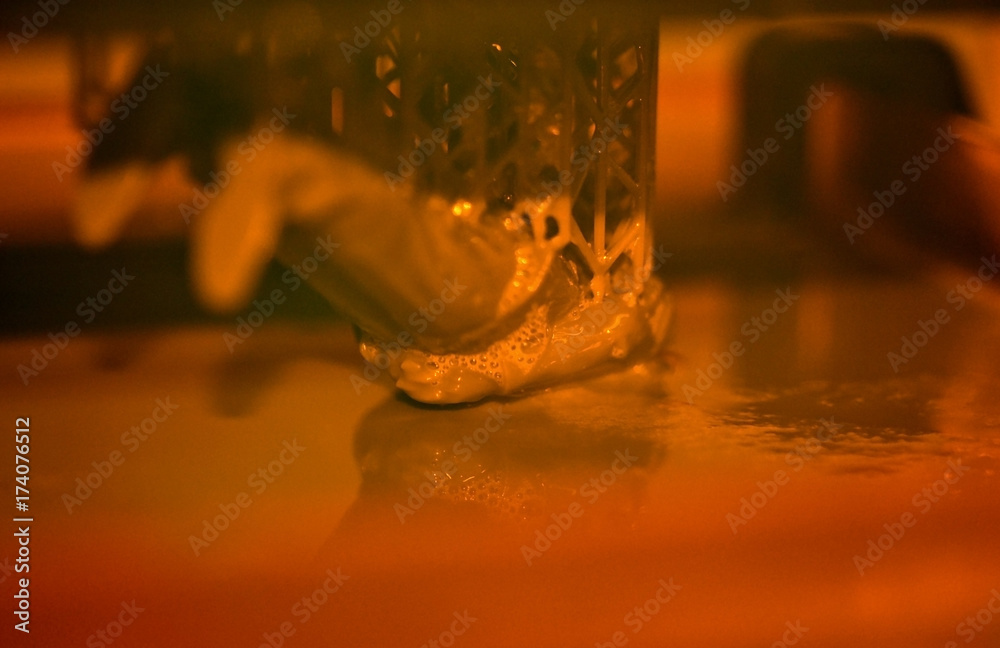 Stereolithography DPL 3d printer create detail and liquid drips ...