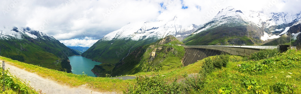 Panorama of alpine dams Mooserboden and wasserfallboden foto de Stock ...