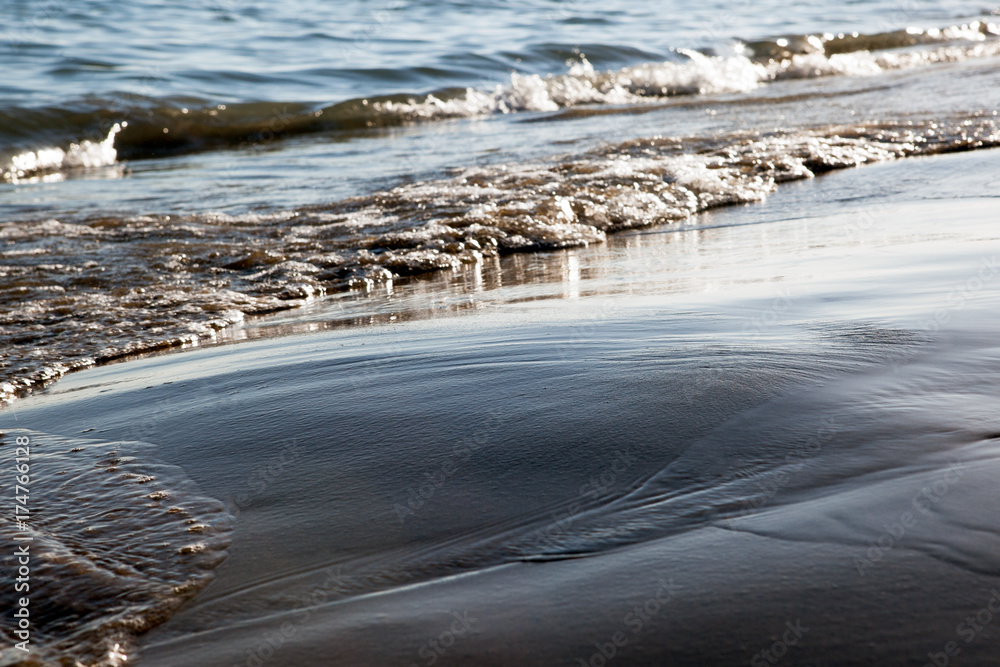 Wellen am Strand Stock Photo | Adobe Stock
