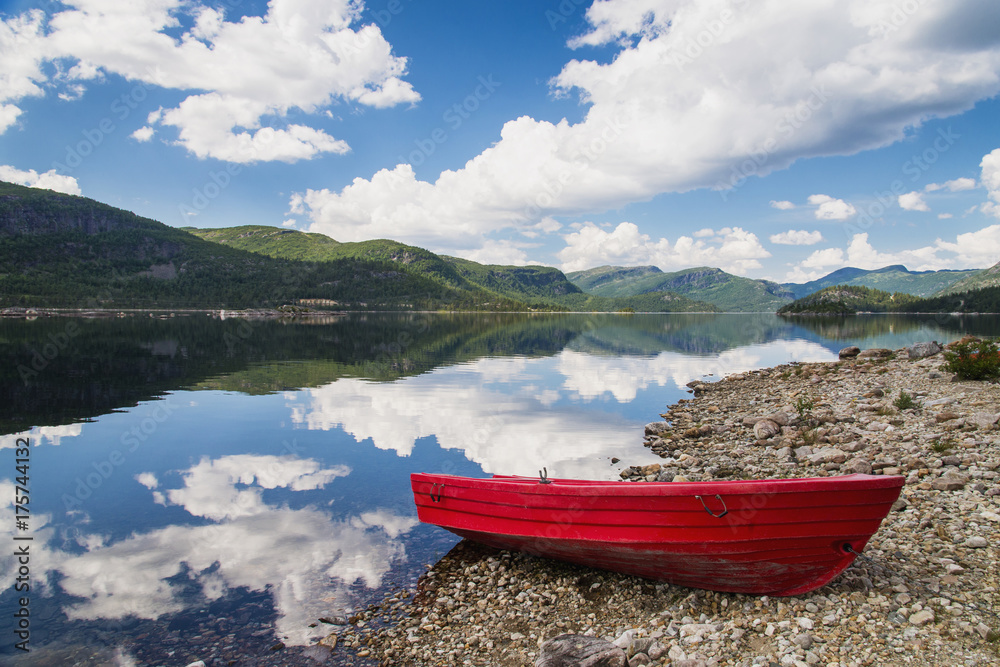 Ruderboot an einem See in Norwegen Stock Photo | Adobe Stock