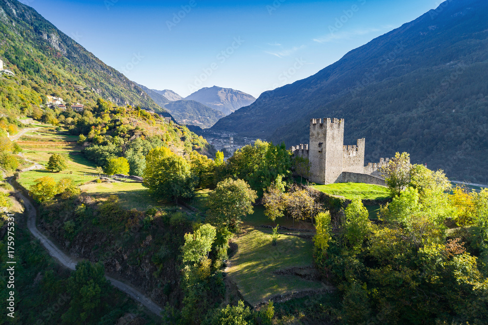 Grosio - Valtellina (IT) - Castello Nuovo - Parco delle incisioni ...