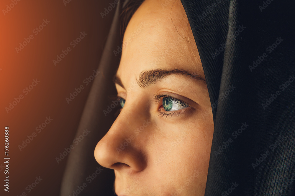 Muslim girl eyes close up, young female in hijab foto de Stock | Adobe ...