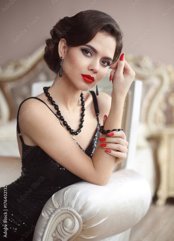 Elegant lady. Beauty fashion glamour girl portrait. Sexy brunette with ...