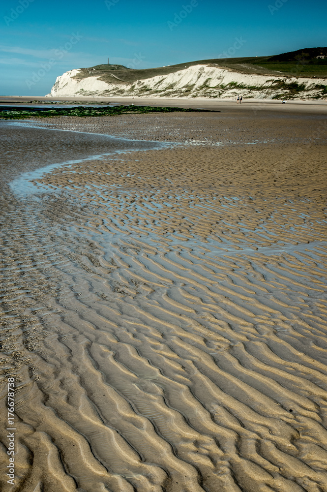 Waves of sand at Cap Blanc Nez. Waves in the in the sand of a beach ...
