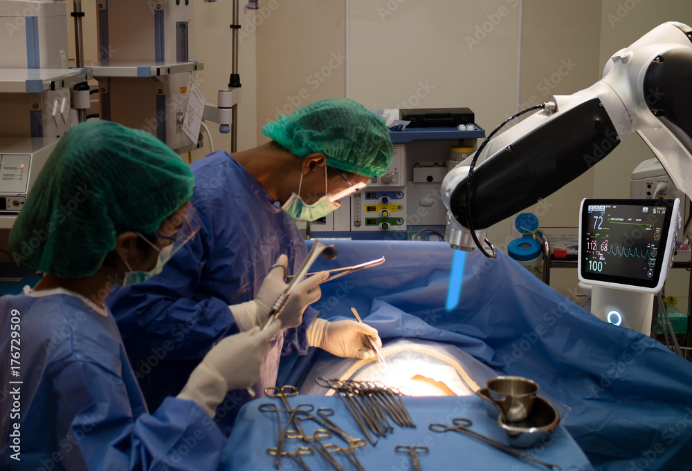 advanced robotic surgery machine at Hospital,doctor use advantages of ...