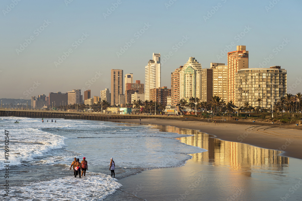 Skyline und Strand von Durban, Südafrika Stock Photo | Adobe Stock