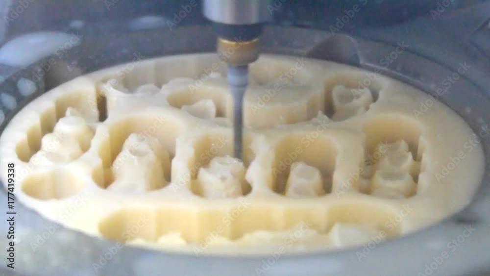 Vidéo Stock Automatic Process Dental Milling Machine Carving Out the ...