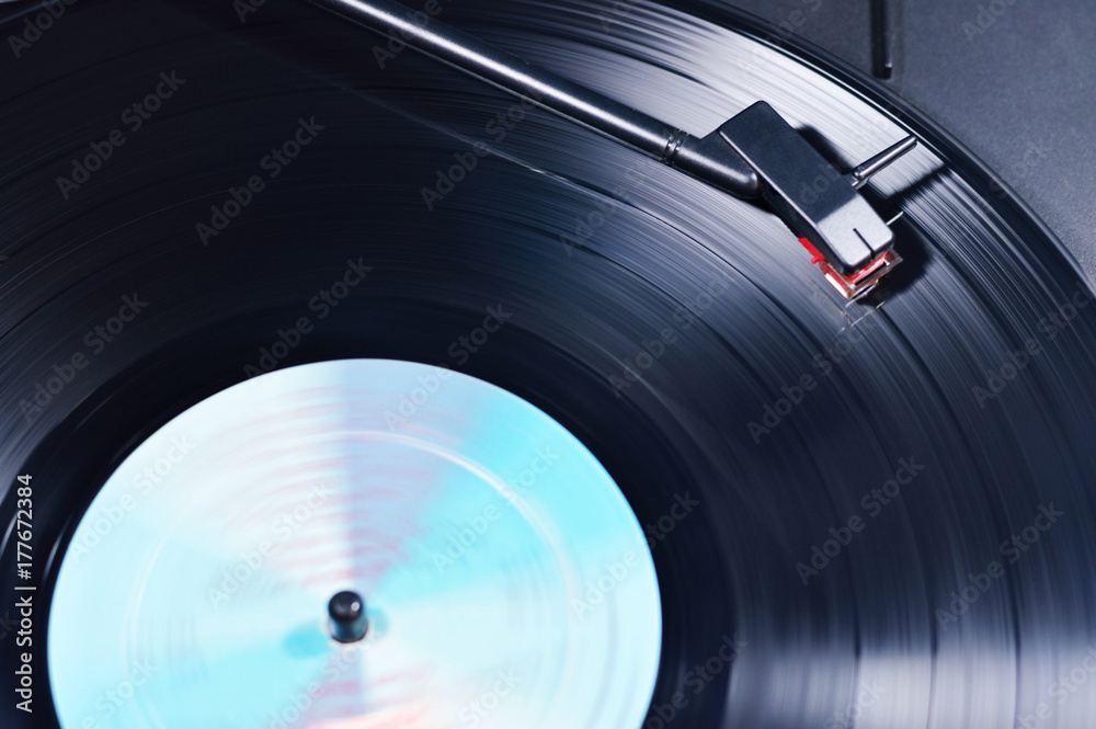 vinyl disc spinning on turntable with needle top view Stock Photo ...