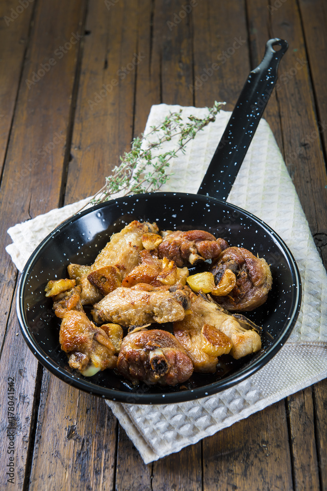Pollo frito al estilo de la abuela, carne blanca saludable para la ...