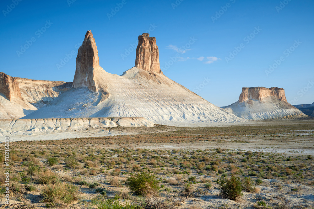 On the Ustyurt Plateau. Desert and plateau Ustyurt or Ustyurt plateau ...
