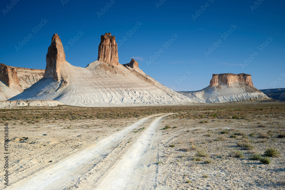 On the Ustyurt Plateau. Desert and plateau Ustyurt or Ustyurt plateau ...