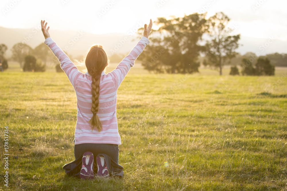 Women Worshiping God