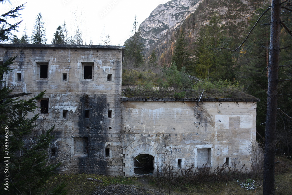 Lost Places, Forgotten Places, Vergessene Orte, History, urbex, Fort ...