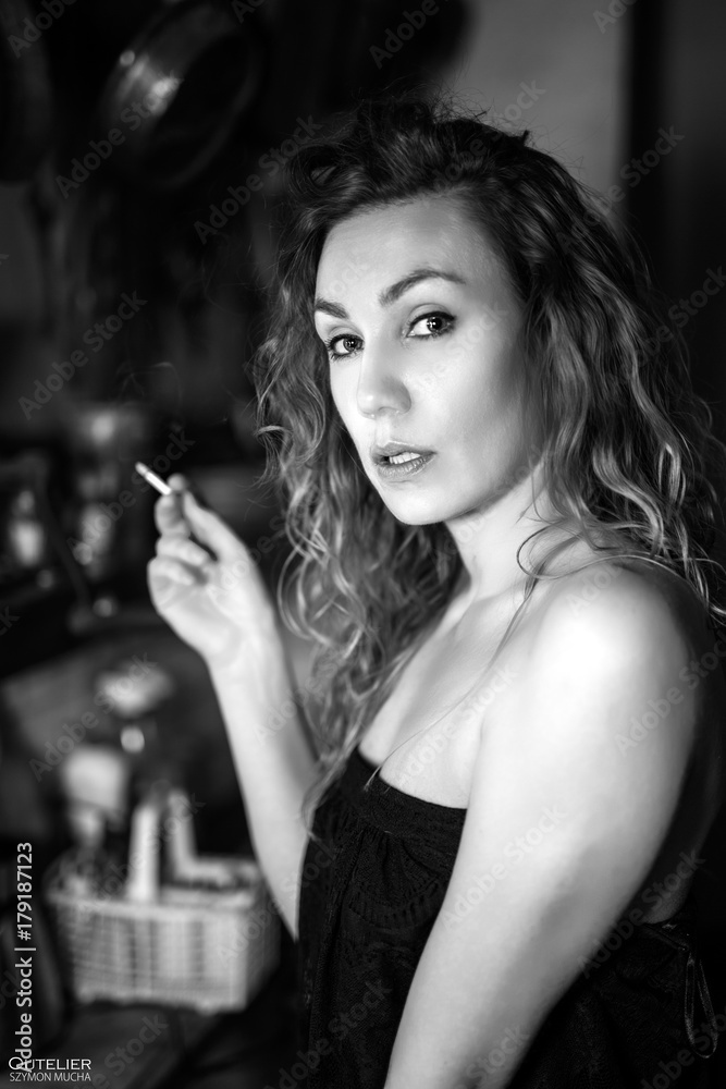 Women portrait. Seductive femme fatal, an artist, painter. Portrait in ...