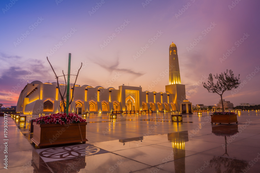 Imam Muhammad ibn Abd al-Wahhab Mosque (Qatar State Mosque) exterior ...