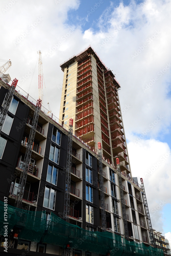flats, high rise tower bloch apartments, city living Stock Photo ...