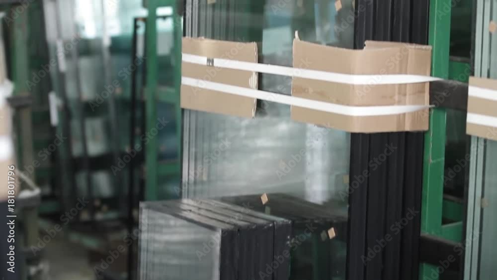 Vidéo Stock Double-glazed windows for plastic windows are in the ...