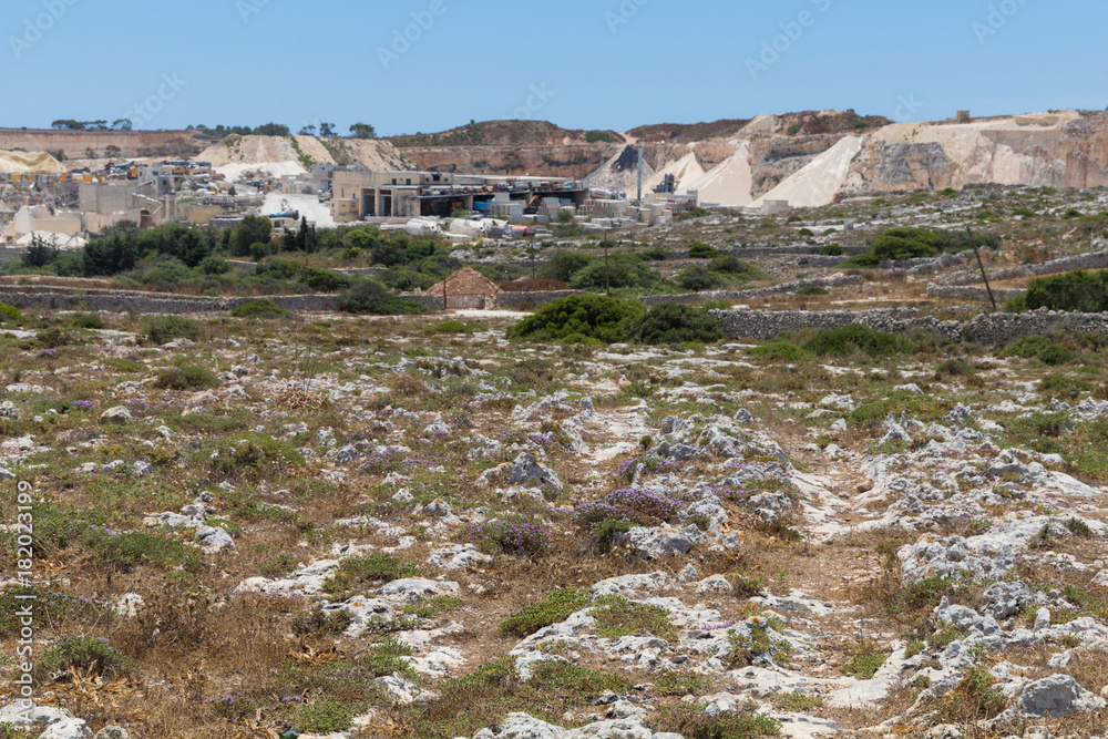 Mysterious ancient cart ruts at Misrah Ghar il-Kbir aka Clapham ...