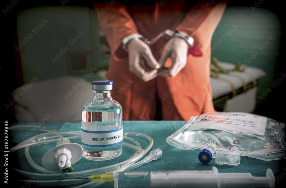 Foto de Prisoner handcuffed to death by lethal injection, vial with ...