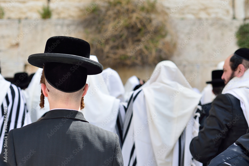 JERUSALEM, ISRAEL - APRIL 2017: Jewish hasidic pray a the Western Wall ...