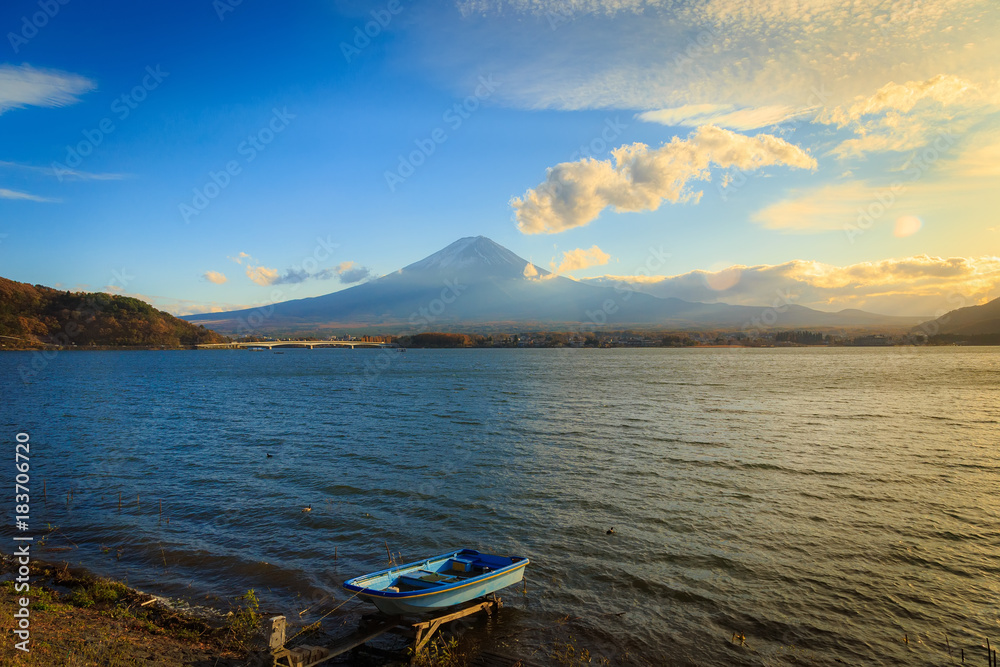Mount Fuji view with Lake Kawaguchi and clear blue sky background in ...