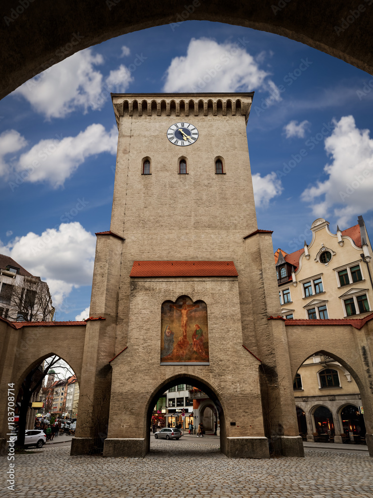Isartor panorama hochauflösend HD 4k sehenswürdigkeit münchen ...