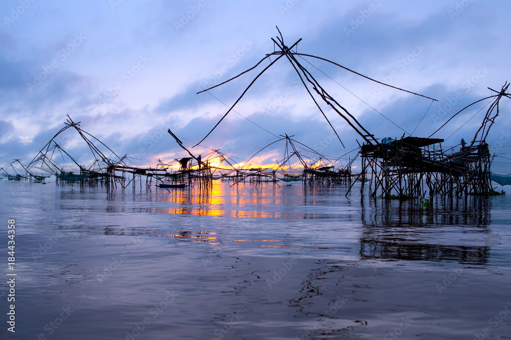 Beautiful landscape view sunrise at Pak Pra lake, Pattalung, Thailand ...