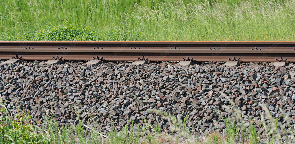 Foto de Bahngleis, Bahndamm, Eisenbahnschienen do Stock | Adobe Stock