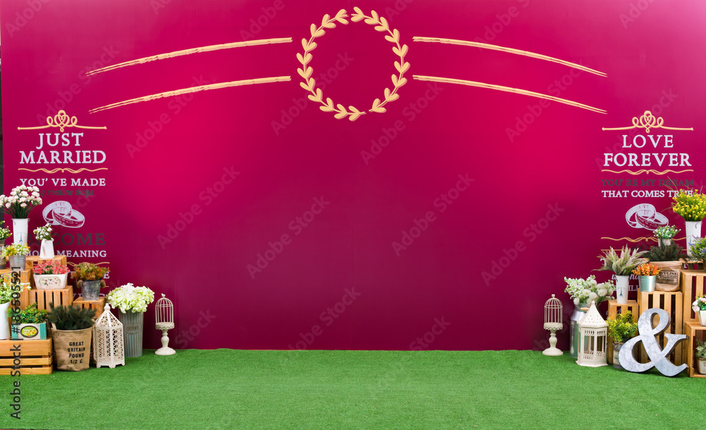 beautiful Wedding Photo Gallery corner, wedding backdrop with red ...