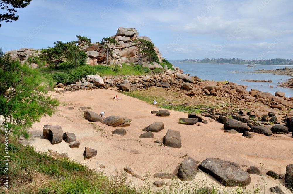 Foto de La côte de granit rose à Ploumanach en Bretagne do Stock ...
