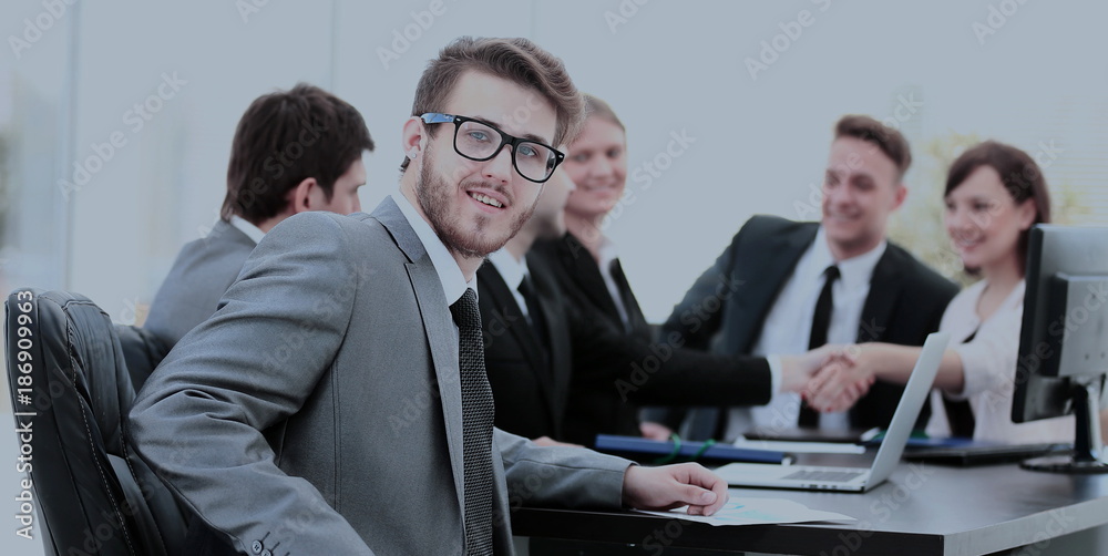 business consultant at workplace on background of business partn Stock ...